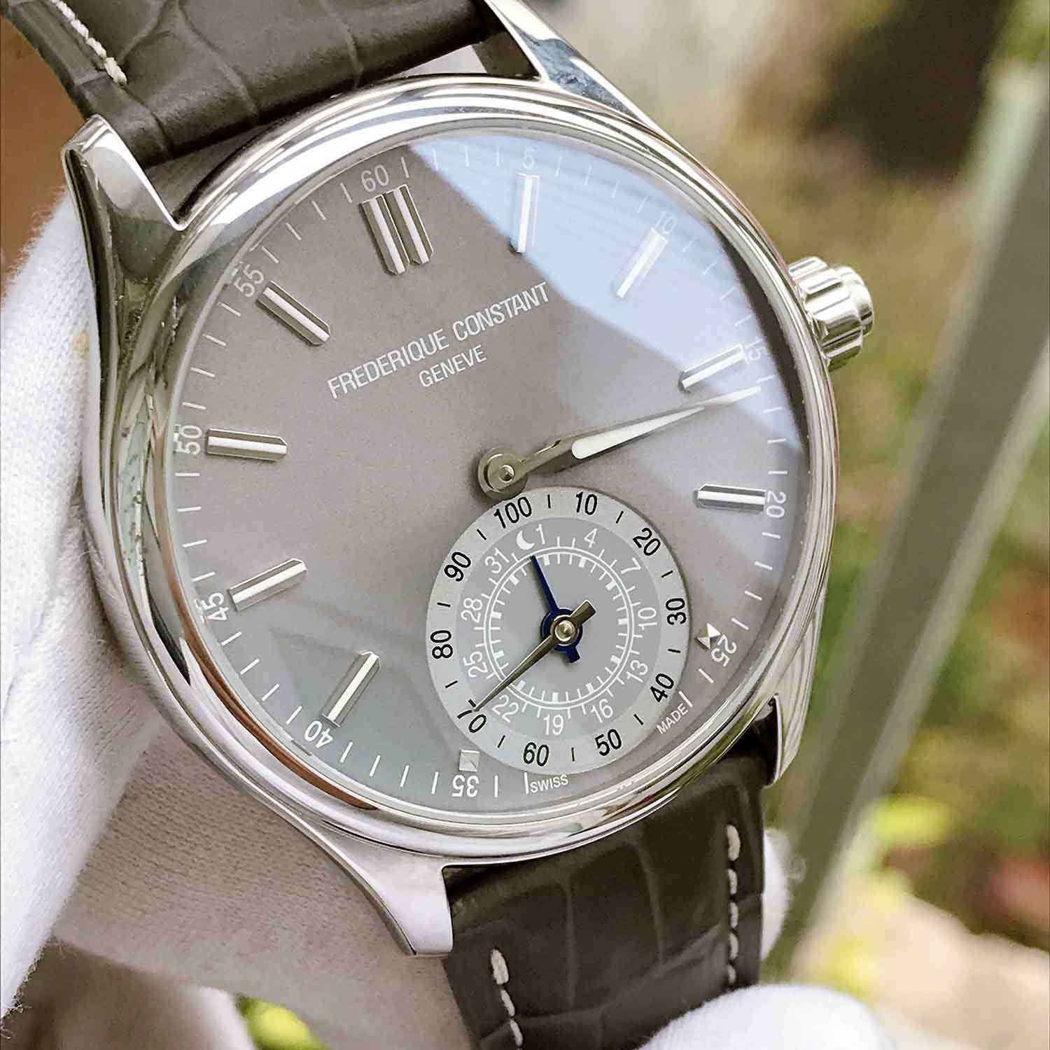 Frederique Constant Horological Smartwatch FC-285LGS5B6 used