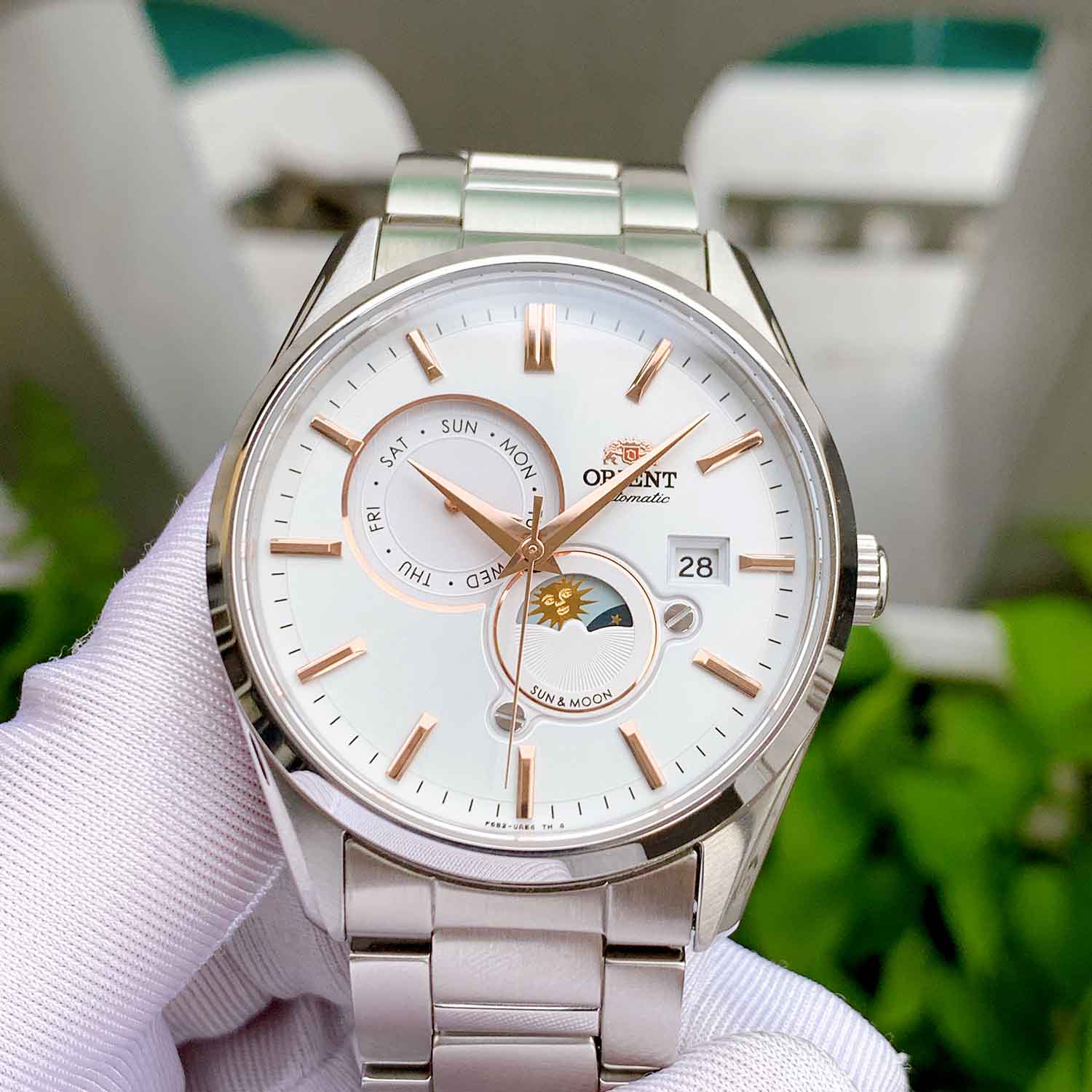 Orient sun and moon gen 5 RN-AK0301S like new